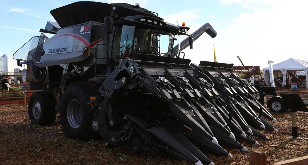 3200 Series Corn Heads - Shantz Farm Equipment